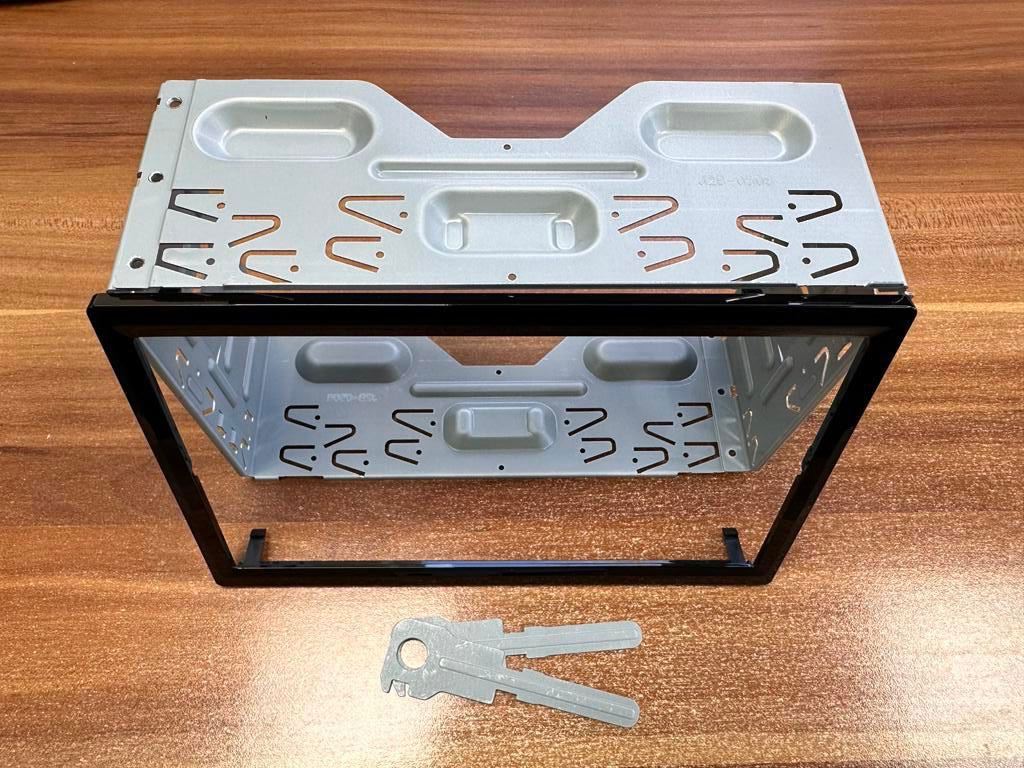 JVC KW-M785DBW Double Din Metal Cage / Trim / Keys